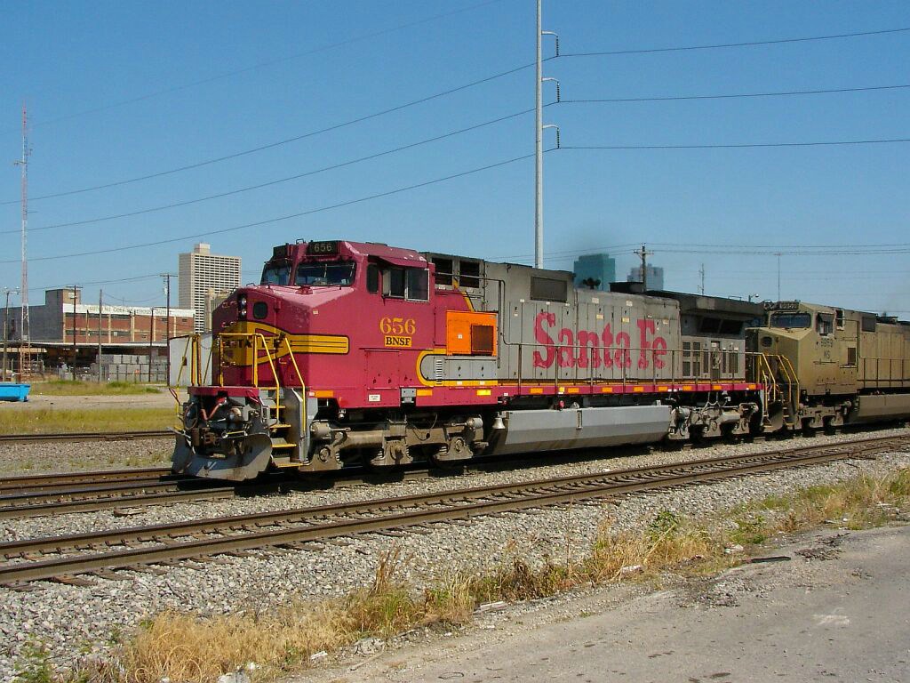 BNSF 656